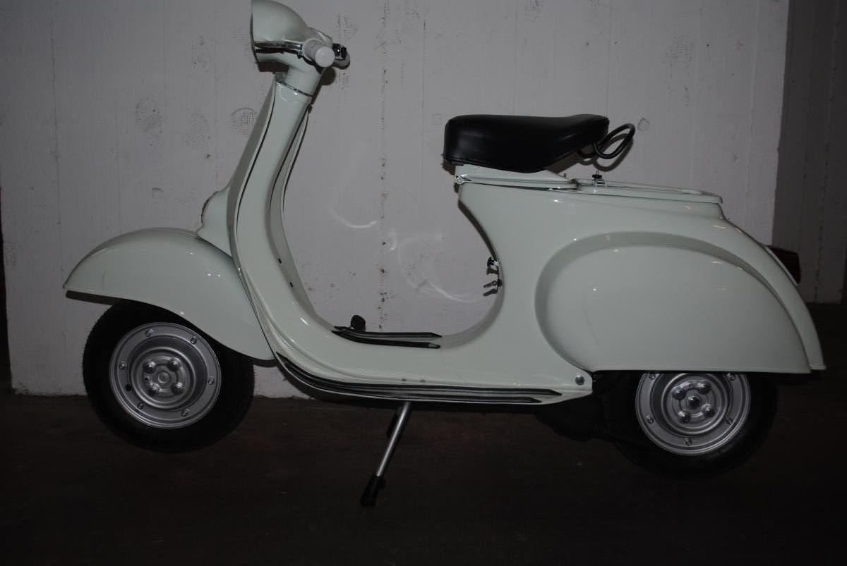 Vespa 50n 1966 - Classic Drive Art